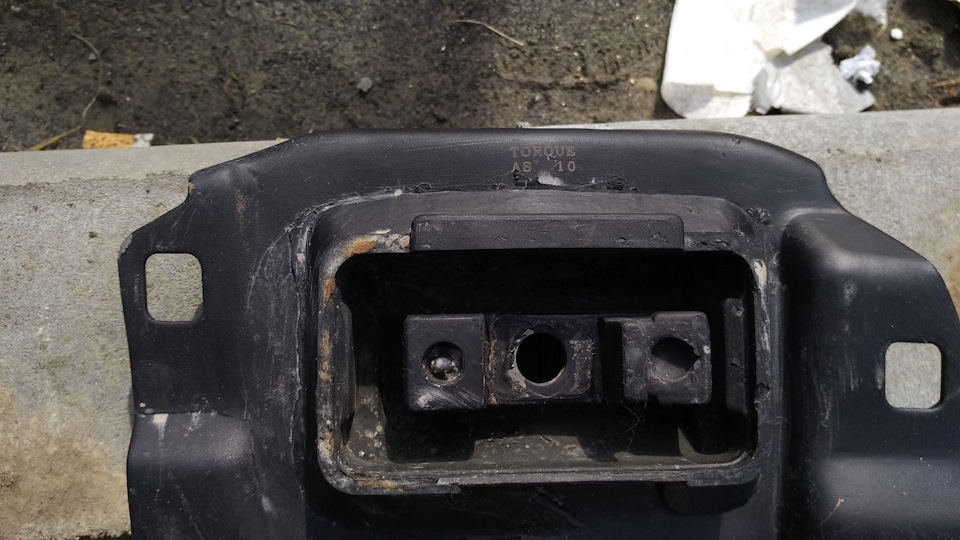 Замена левой подушки двигателя…установка подушки с демпфером Ford ...