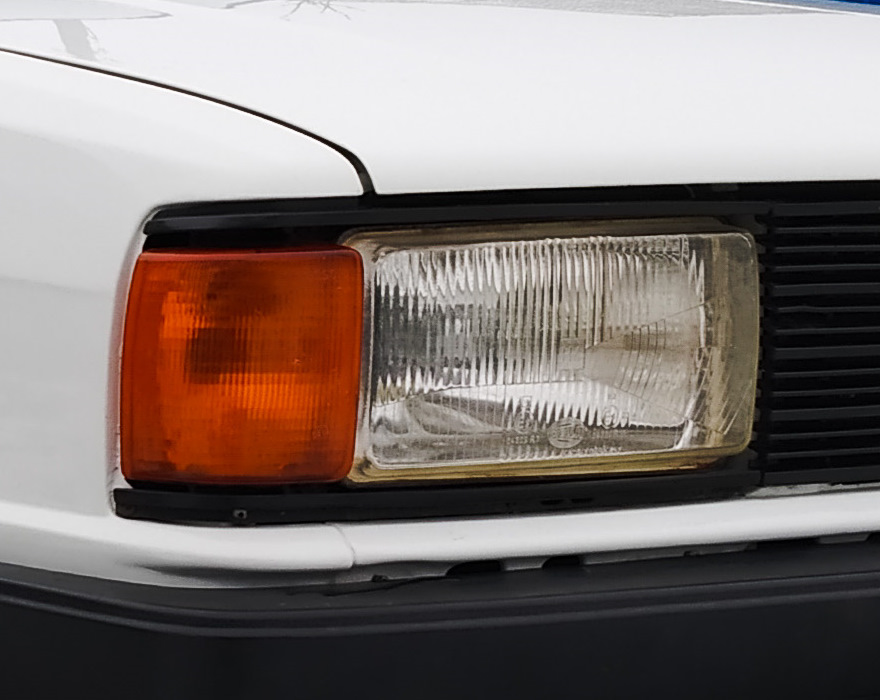 Куплю правый отражатель или фару в сборе. — Audi 80 (B2), 1,6 л, 1984 ...