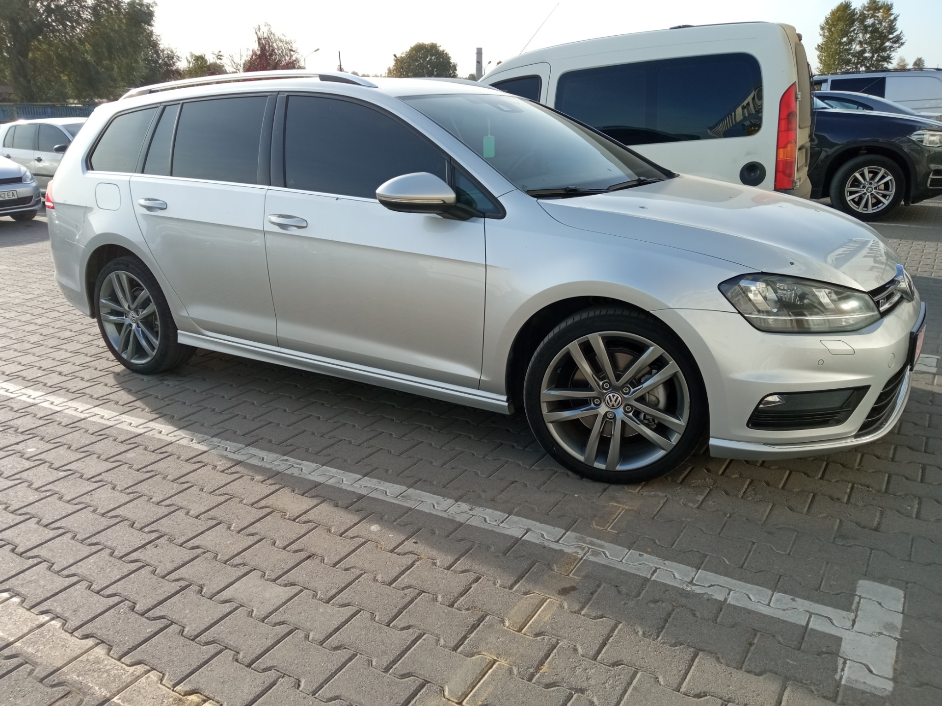 Близнец но не совсем, встреча R-Line . — Volkswagen Golf Variant (Mk7 ...