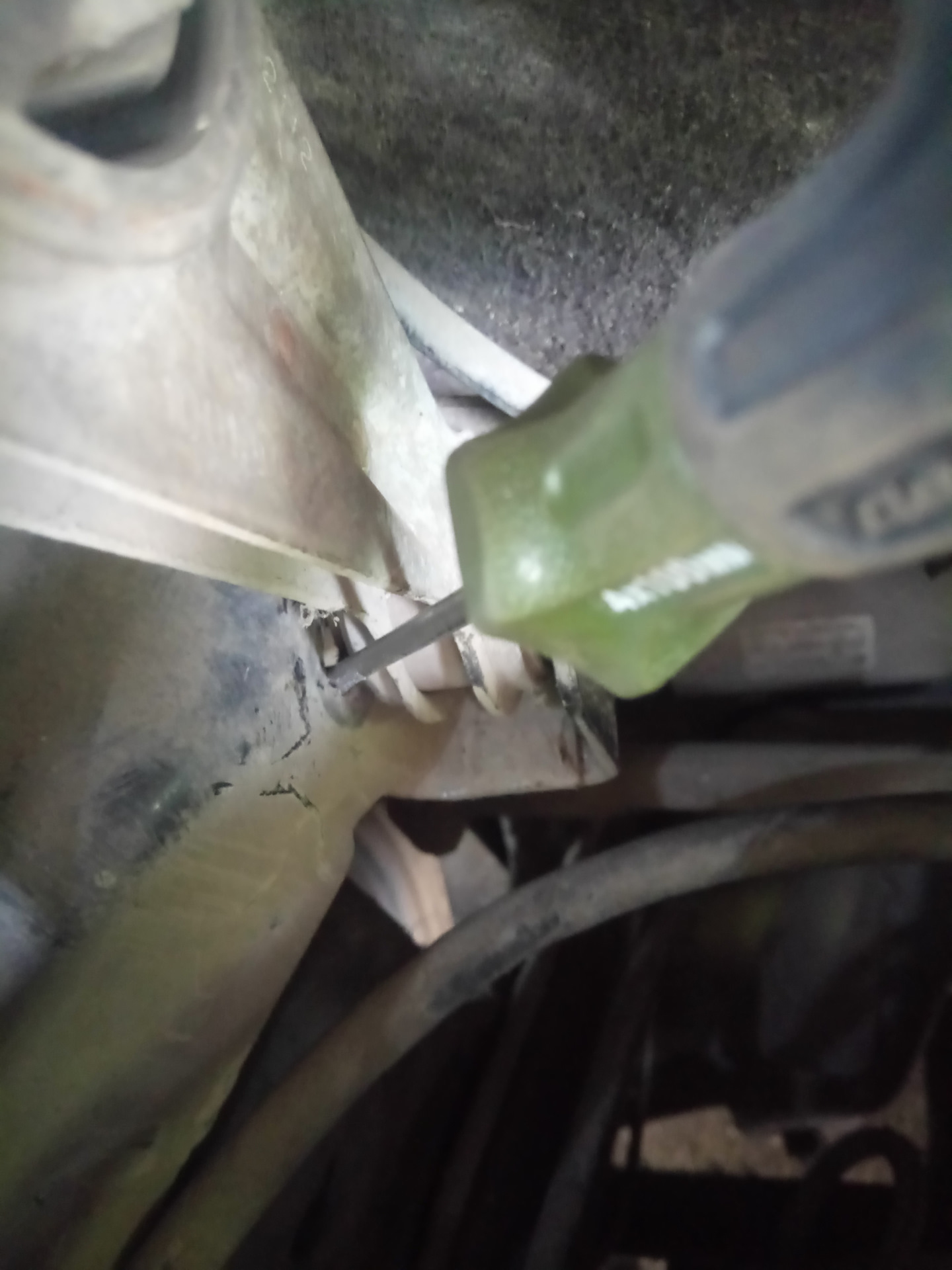 Замена подушки ВАЗ 2112 — Ford Taurus (2G), 3,8 л, 1993 года | визит на ...