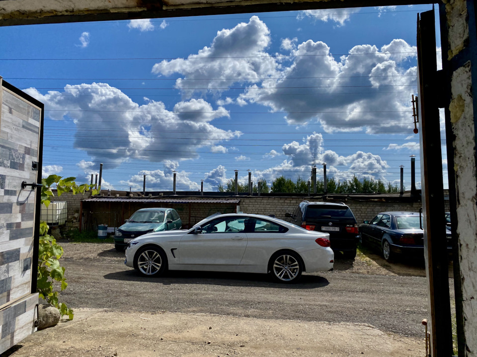 Замена воздушного фильтра и мойка двигателя — BMW 4 series (F32), 2 л ...