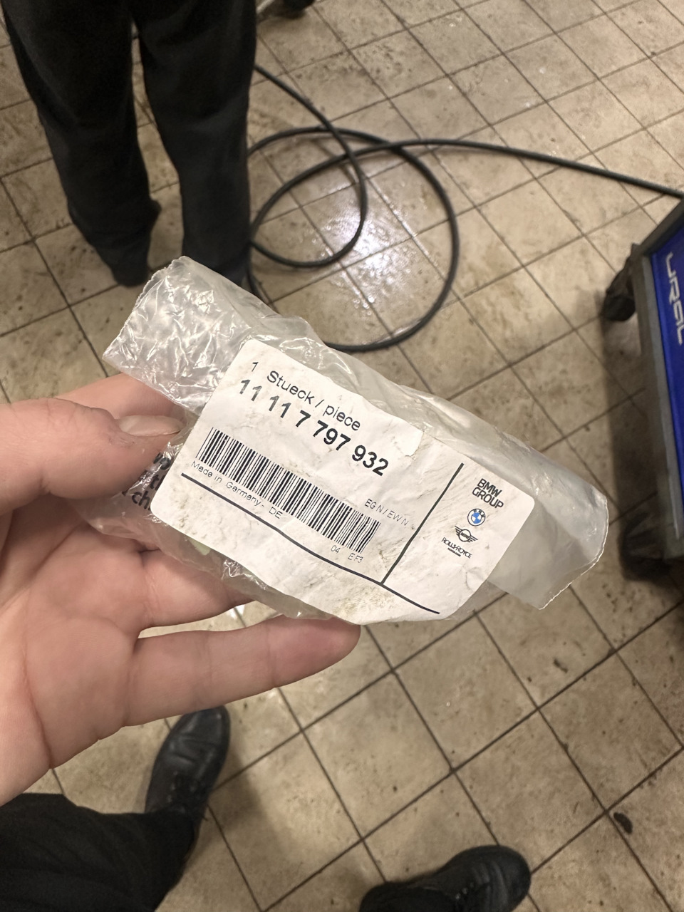 11117797932 Крышка с уплотнительной прокладкой BMW | Запчасти на DRIVE2