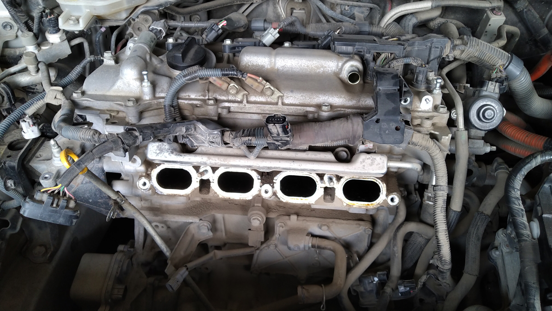 Обслуживание ЕГР, тормозов и радика. — Toyota Prius Alpha, 1,8 л., 2012 ...