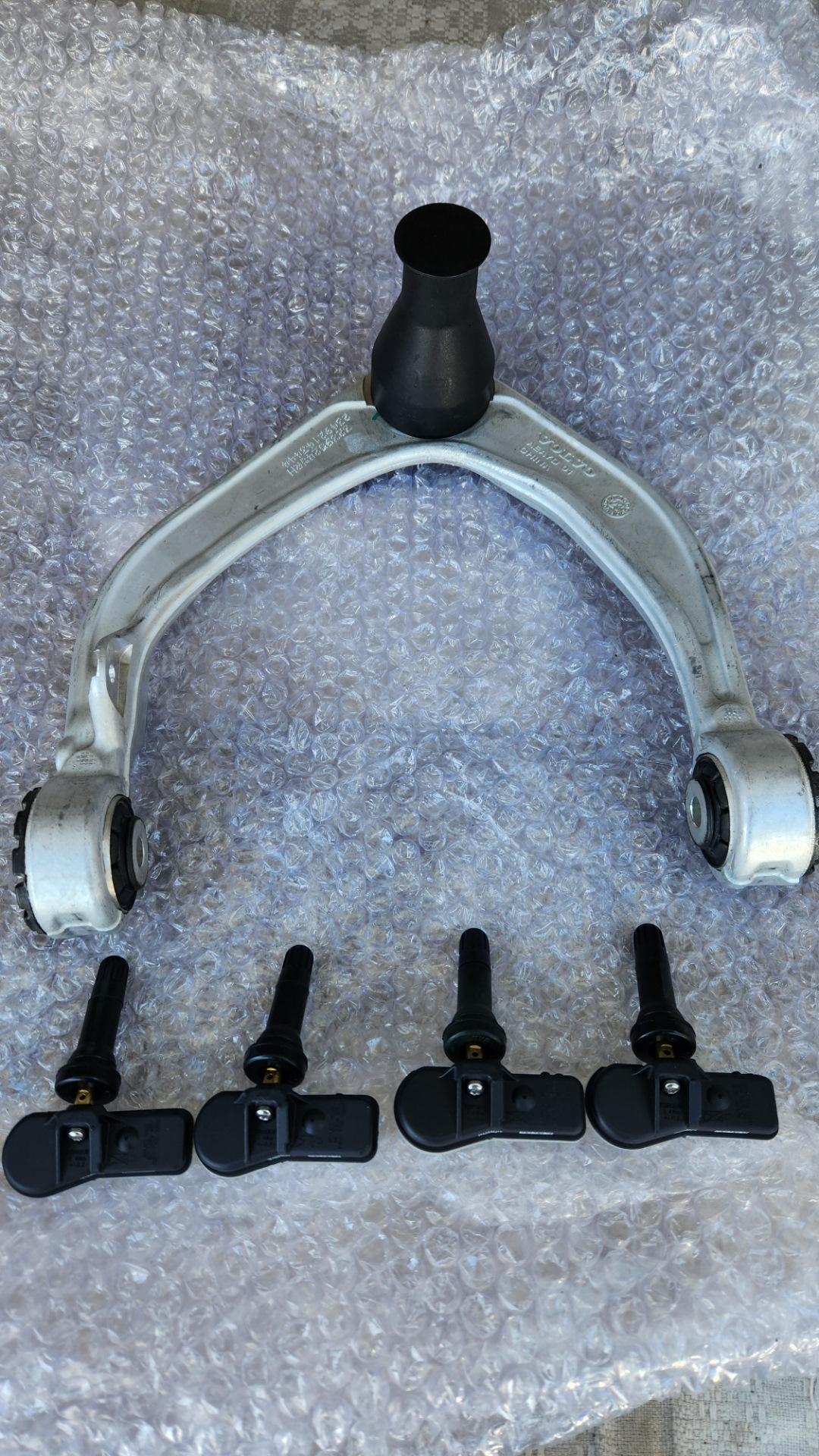 Передний правый верхний рычаг, датчики давления шин — Volvo XC90 (2G ...