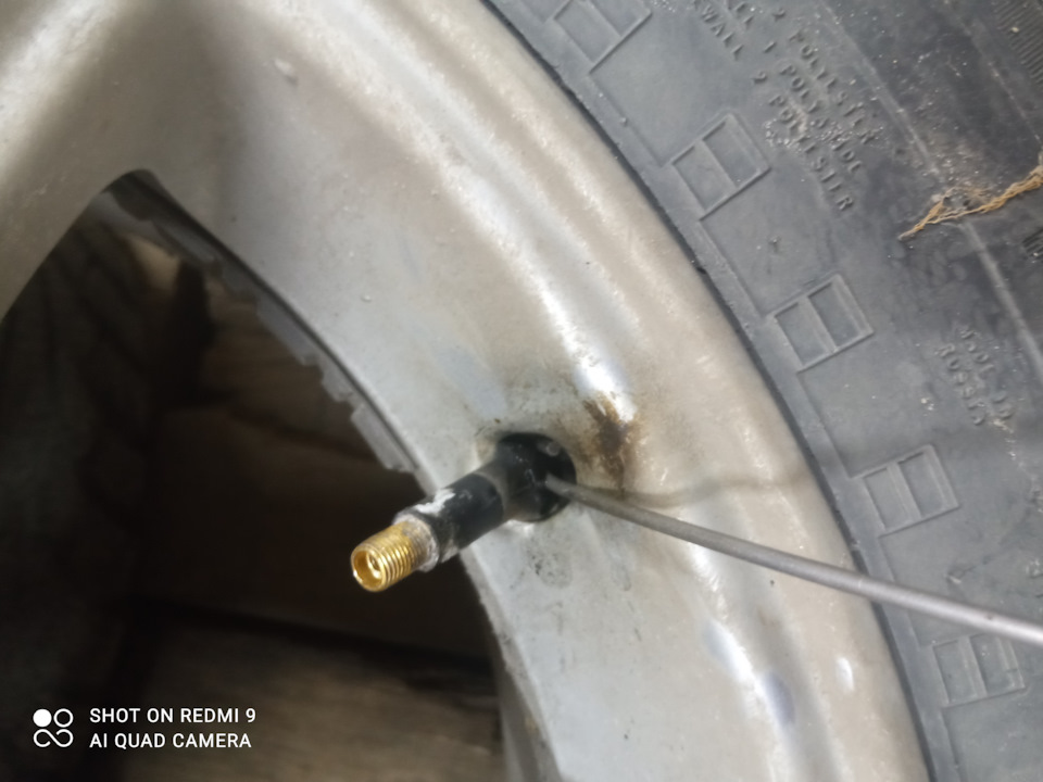 Замена вентилей на колёсах — Chevrolet Captiva (1G), 2,4 л, 2008 года ...