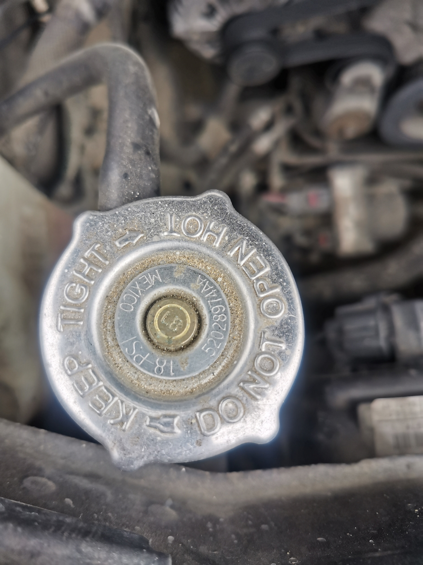 крышка радиатора — Jeep Grand Cherokee (WK2), 3,6 л, 2012 года ...