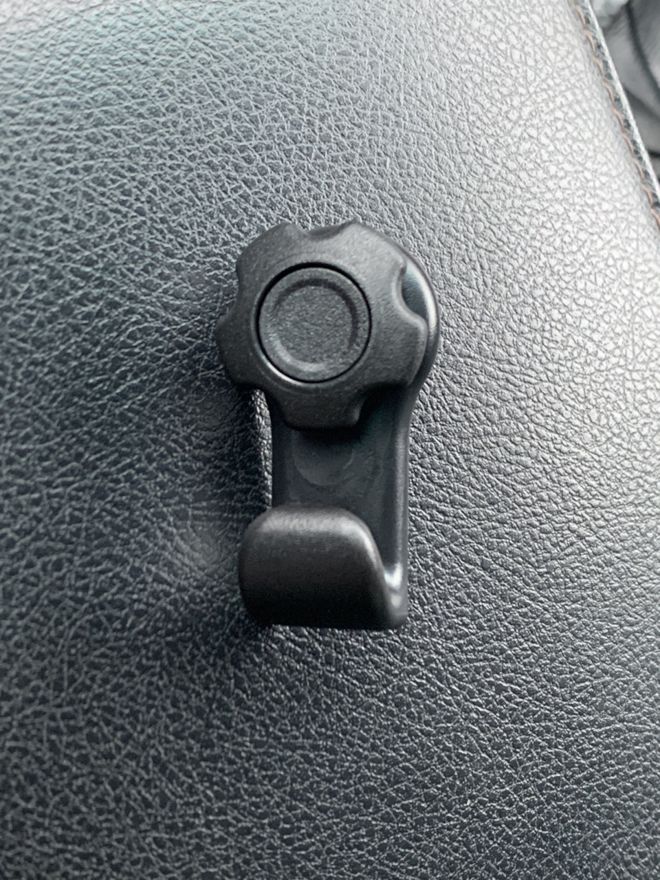 Крючок багажника Камри 50 — Toyota Camry (XV50), 3,5 л, 2014 года ...