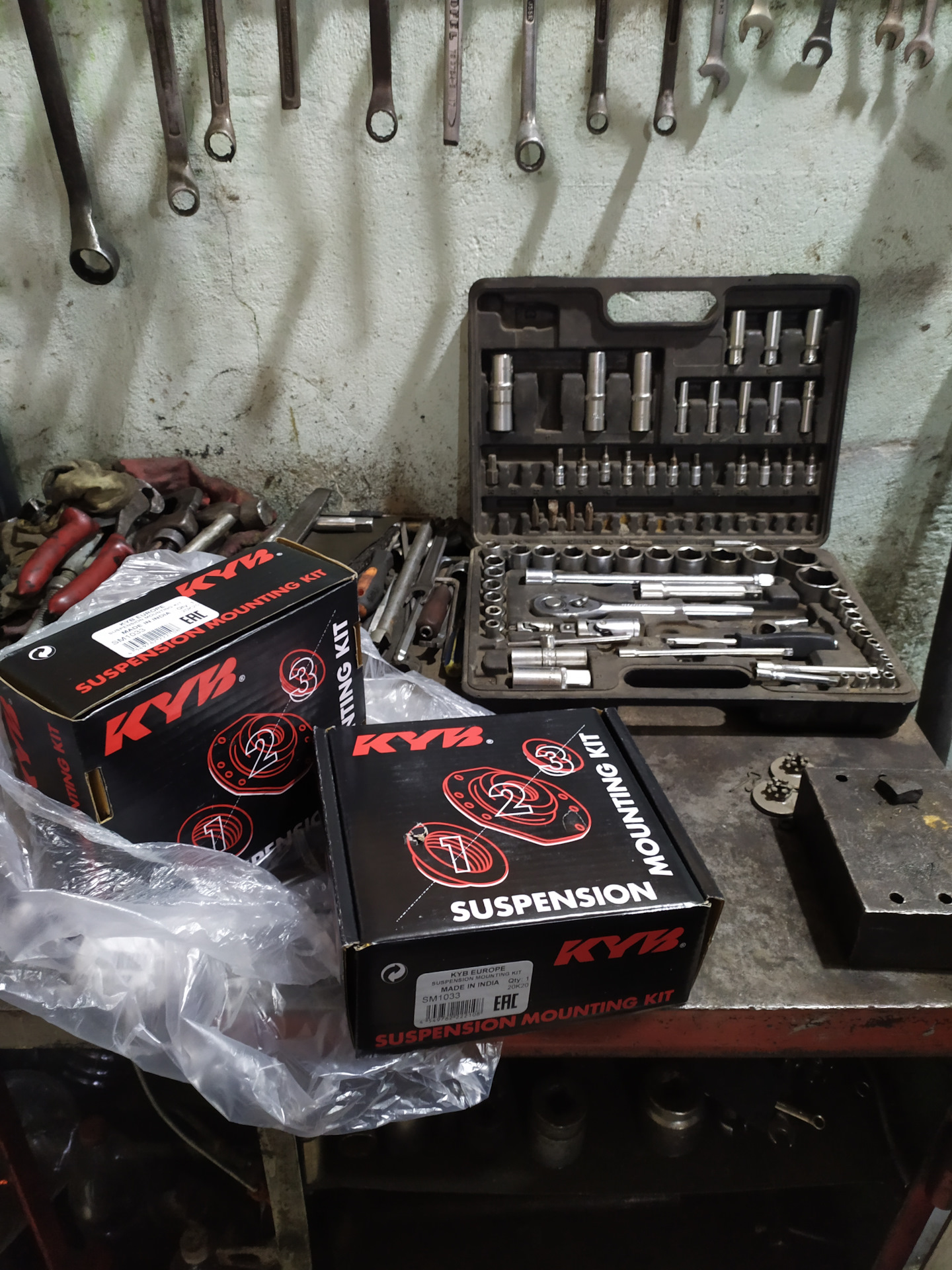 Замена опоры аматизаторов — BMW X5 (E70), 3 л, 2008 года | визит на ...