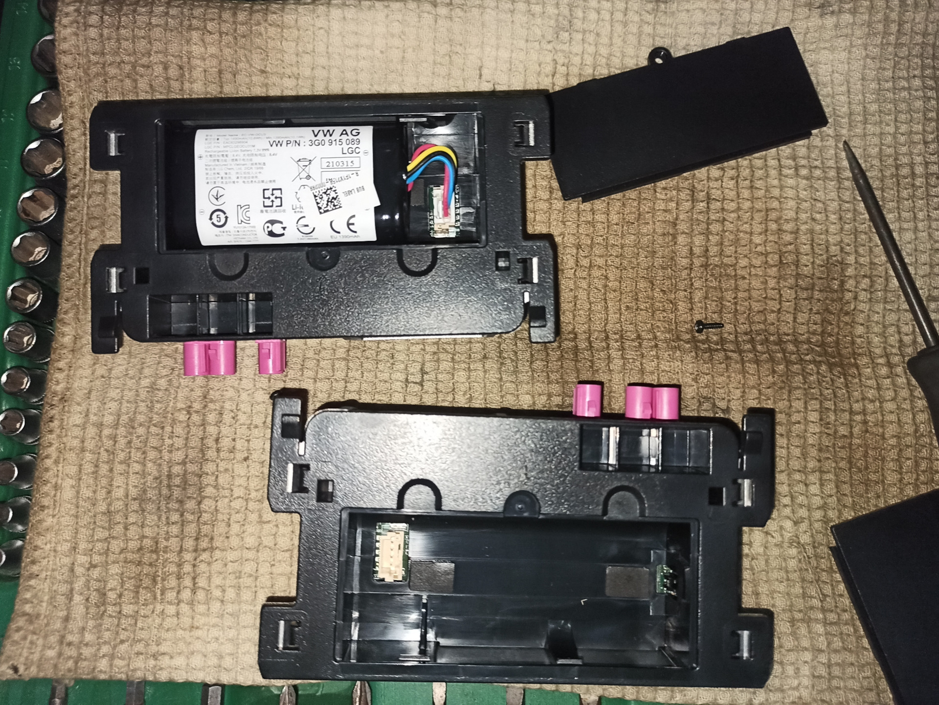 Батарейка Эра-Глонасс — Volkswagen Multivan (T6.1), 2 л, 2020 года ...