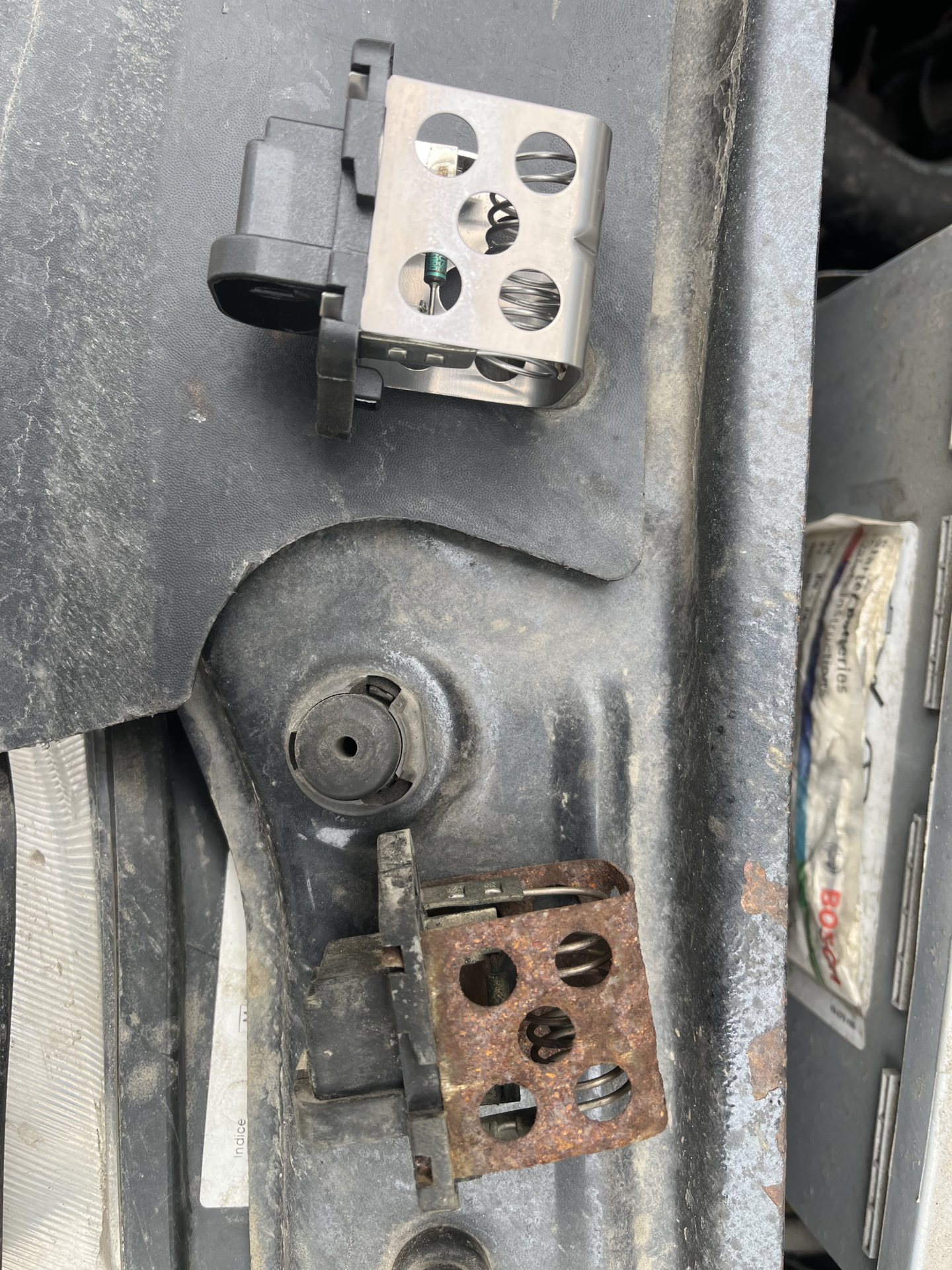 Вот и пришла пора Резистора охлаждения мотора — Renault Logan (1G), 1,6 ...