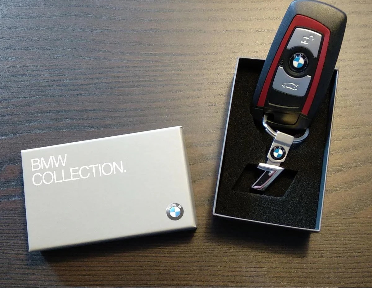 Брелок за 3к! — BMW 1 series (F20), 1,6 л, 2013 года | стайлинг | DRIVE2