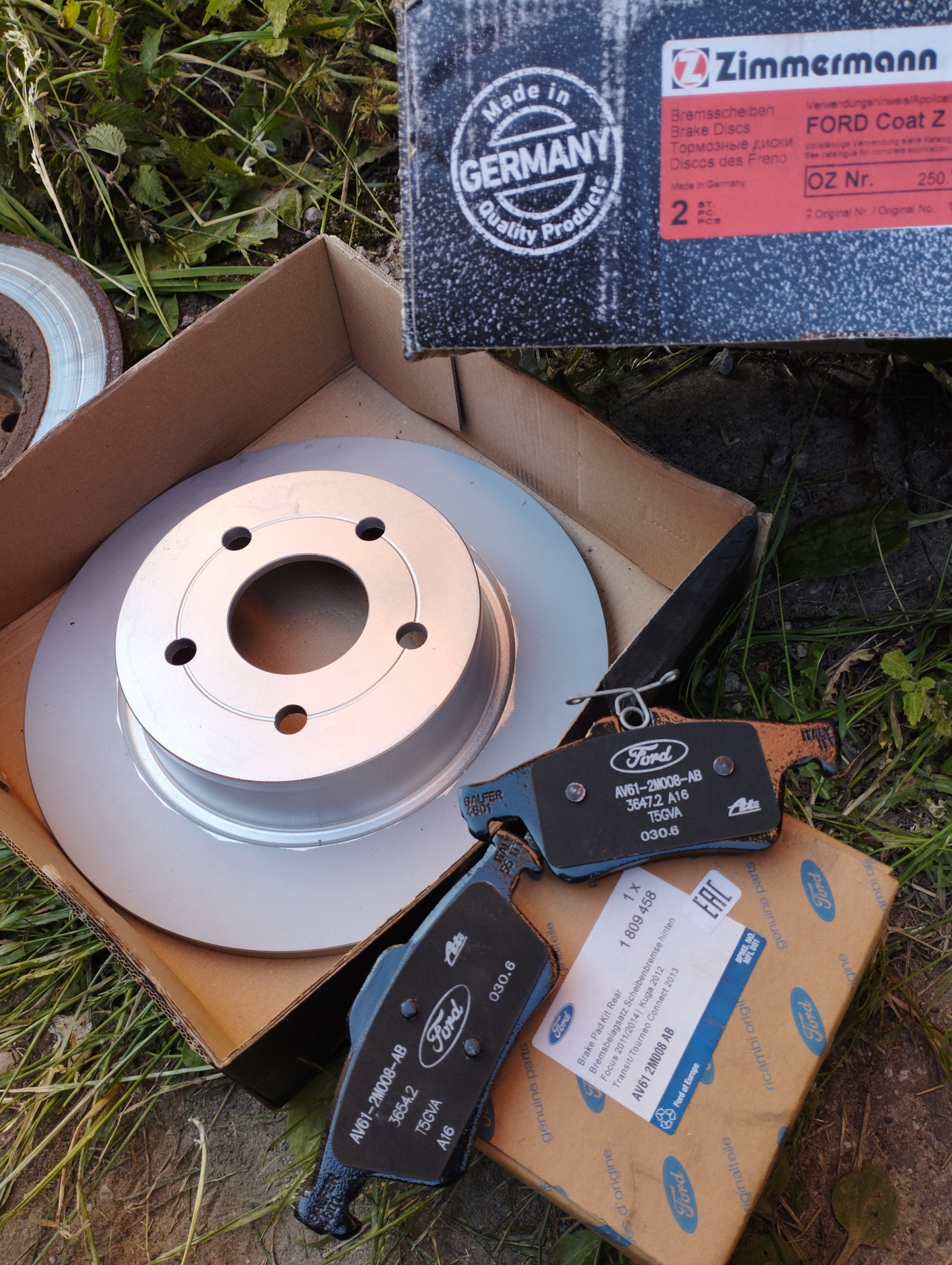 Задние тормоза. Замена. — Ford Kuga (2G), 2,5 л, 2015 года | своими ...