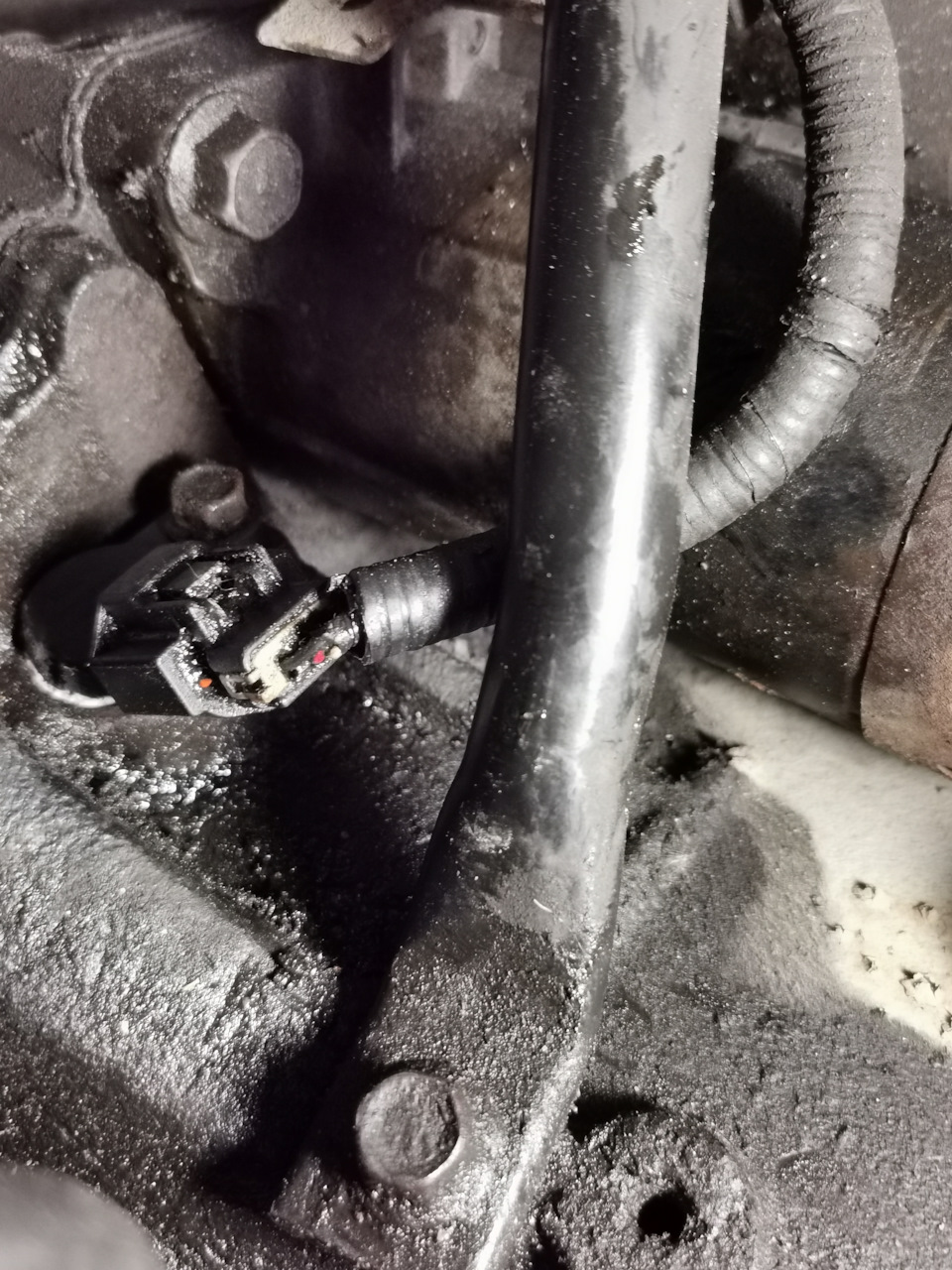 Замена прокладки клапанной крышки и колечка ДПКВ — Nissan Almera ...