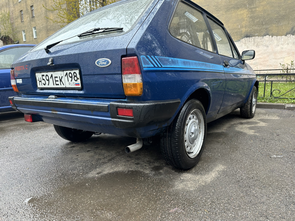 Выхлоп — Ford Fiesta (Mk II), 1,1 л, 1987 года | плановое ТО | DRIVE2
