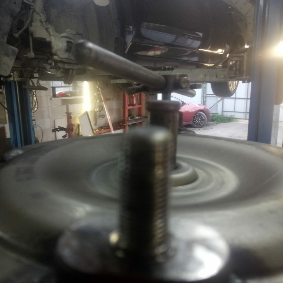 Замена сальника коленвала 2.3 — Ford Mondeo IV, 2,3 л, 2008 года ...