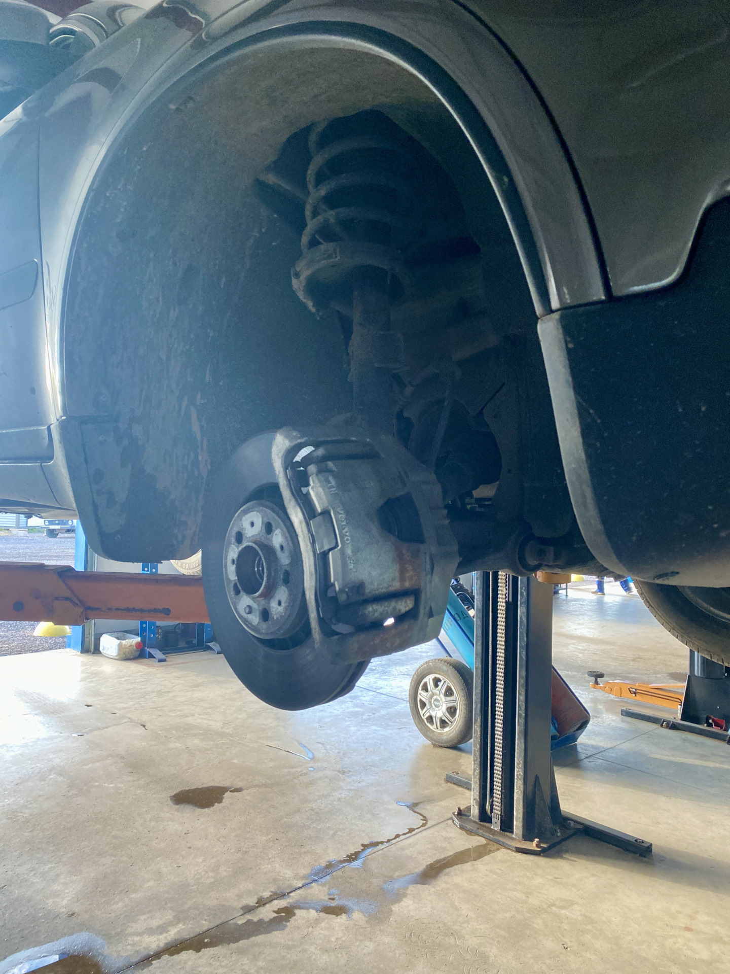 Замена промежуточного подшипника вала — Volvo XC90 (1G), 2,4 л, 2010 ...