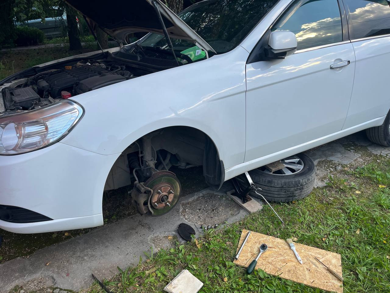 Замена задних стоек амортизаторов и опорного подшипника Шевроле Эпика ...