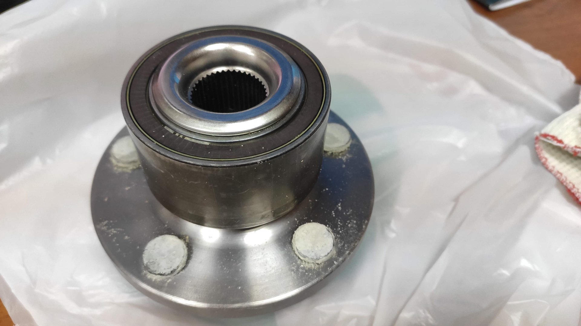 Замена передней правой ступицы. Часть 5 — Ford Mondeo IV, 2 л, 2012 ...