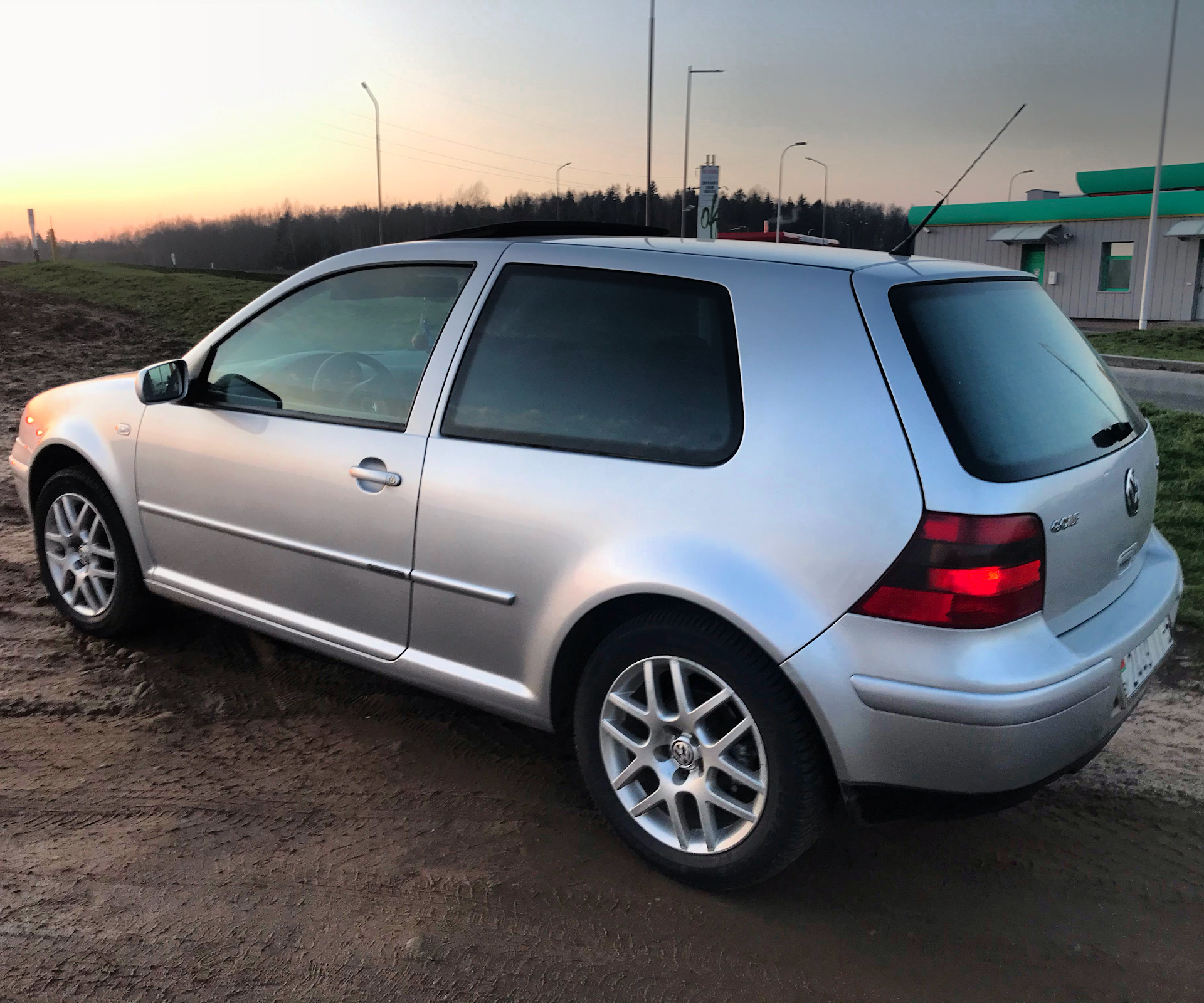 Golf mk4 пару фоточек вам в ленты РБ — Volkswagen Golf Mk4, 1,6 л, 2000 ...