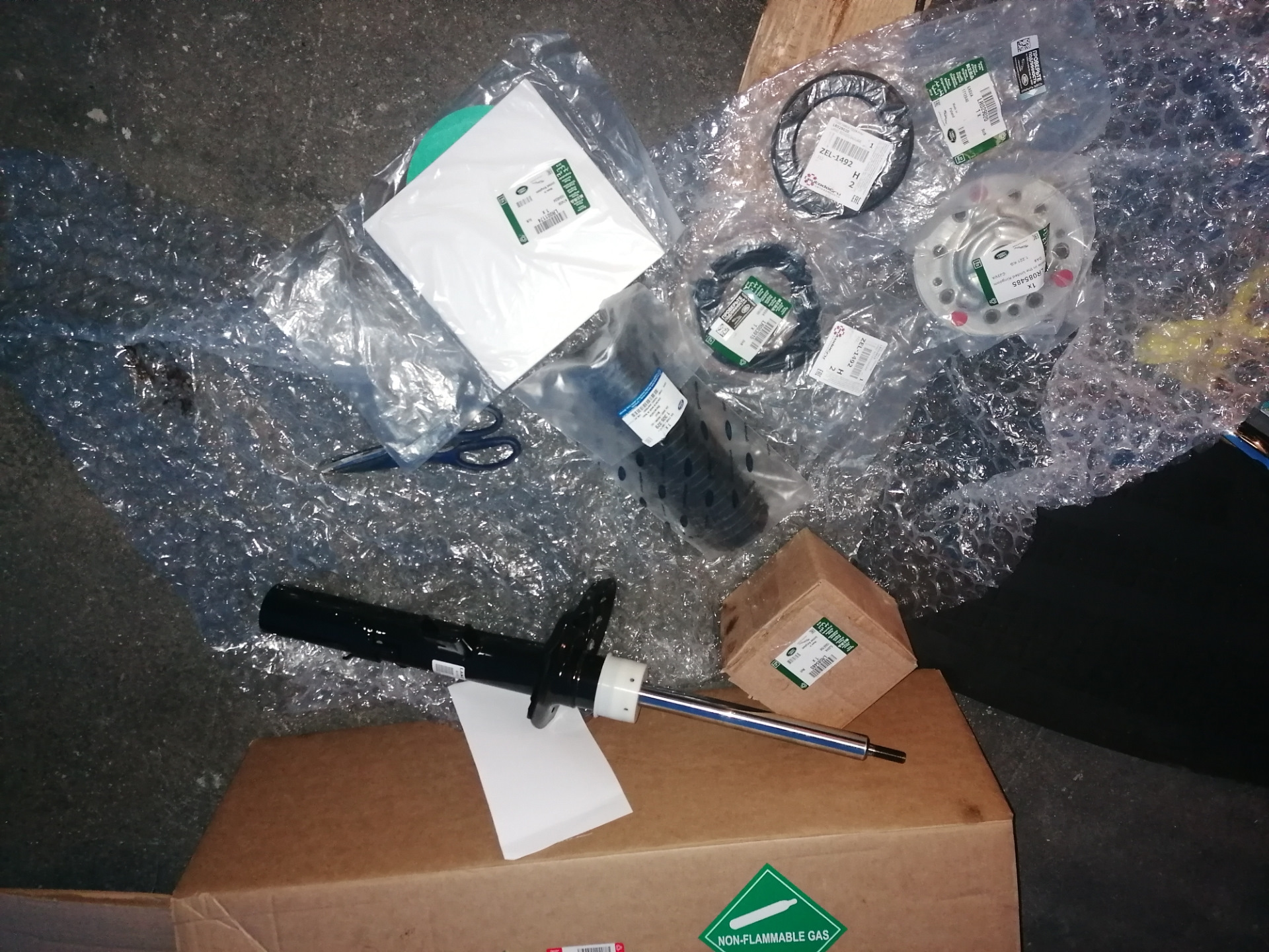 Амортизаторы LR для рестайла и дорестайла — Land Rover Freelander 2 ...