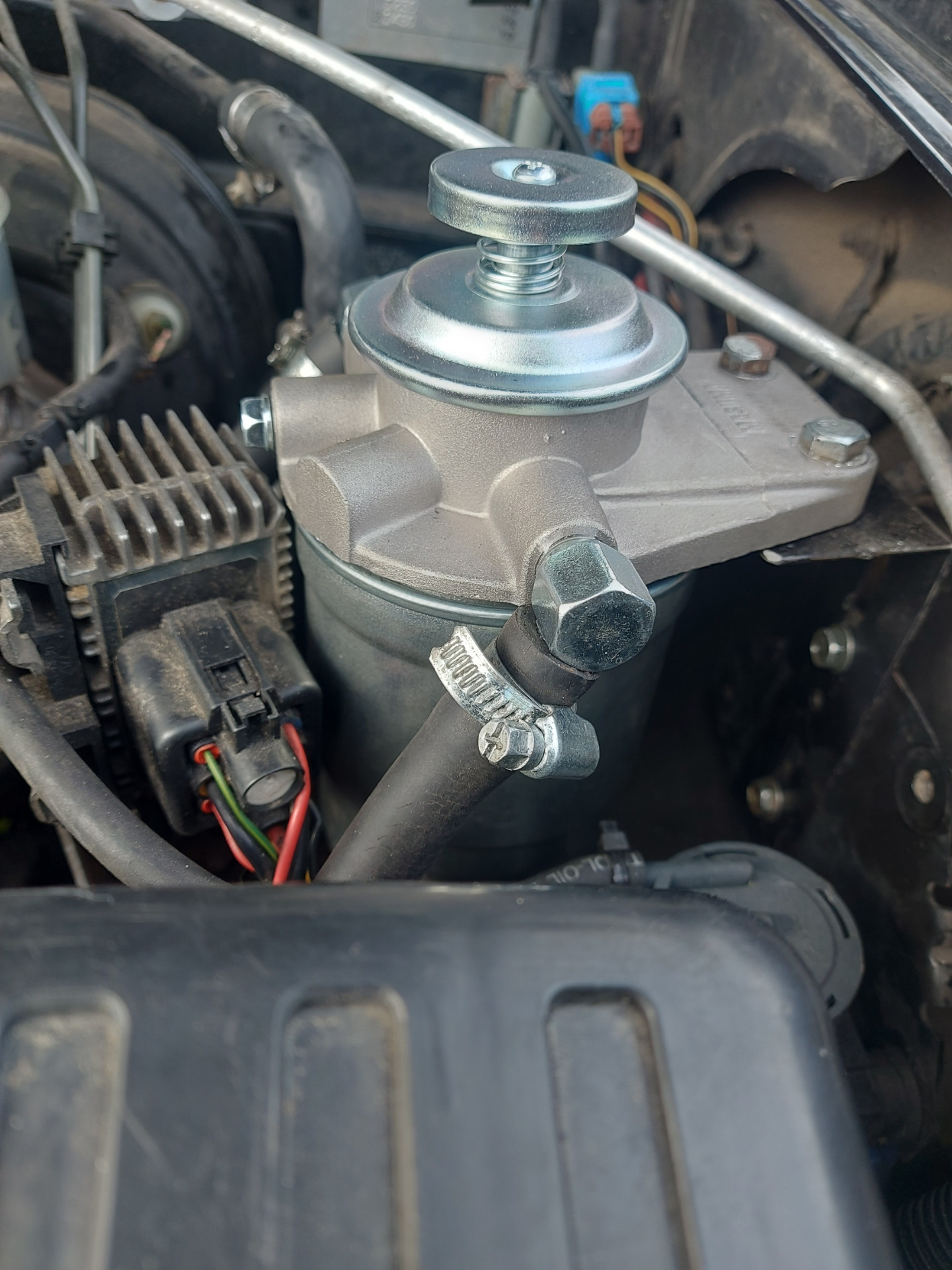 Перенос топливного фильтра под капот. — Opel Frontera B, 2,2 л, 1999 года | своими руками | DRIVE2