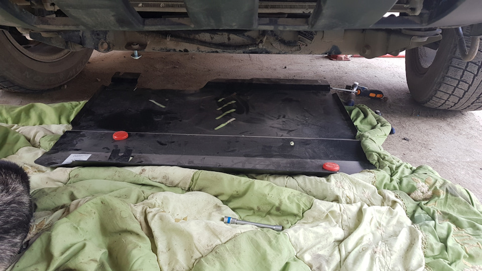 Замена лобового стекла AGC — Citroen C5 (2G), 2 л, 2009 года | визит на ...