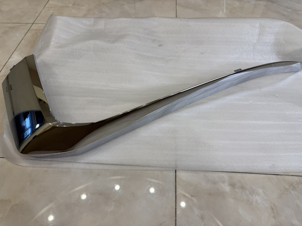 Накладка переднего бампера правая хром на Mitsubishi L200 (5G). | 7 999 ...