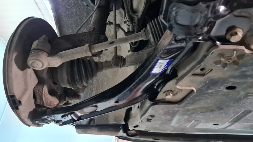 Замена рычагов, задних сайлентблоков и опоры двигателя — Volvo S80 (2G ...