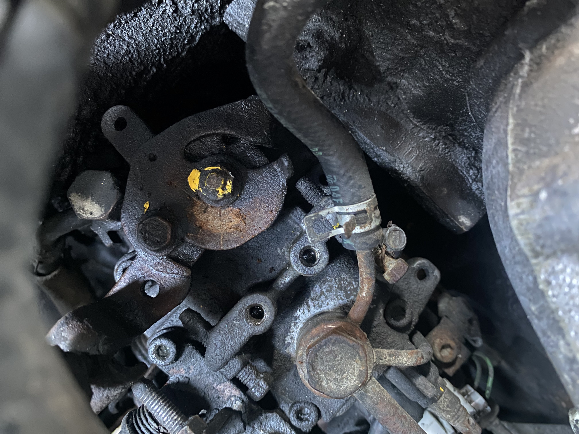 Течь ТНВД — Toyota Grand HiAce, 2,4 л, 1999 года | поломка | DRIVE2