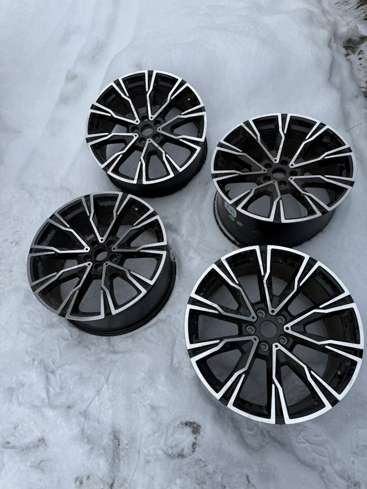 Литые диски Replica 9Jx20 ET40 5x112 на BMW 6 series GT, BMW X3 (G01 ...