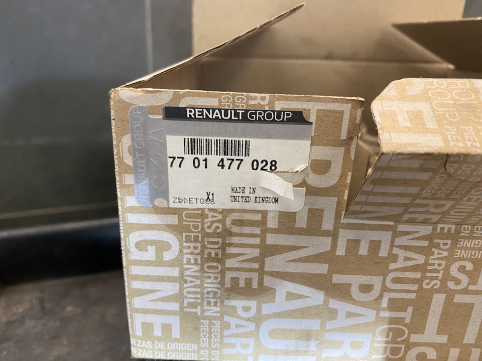 7701477028 Комп ремня грм (зубч)+ролик натяж 1шт RENAULT | Запчасти на ...