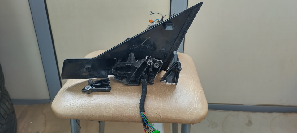 Зеркало заднего вида правое на Volvo XC70 III. Б/у | 12 500 ₽ в городе ...