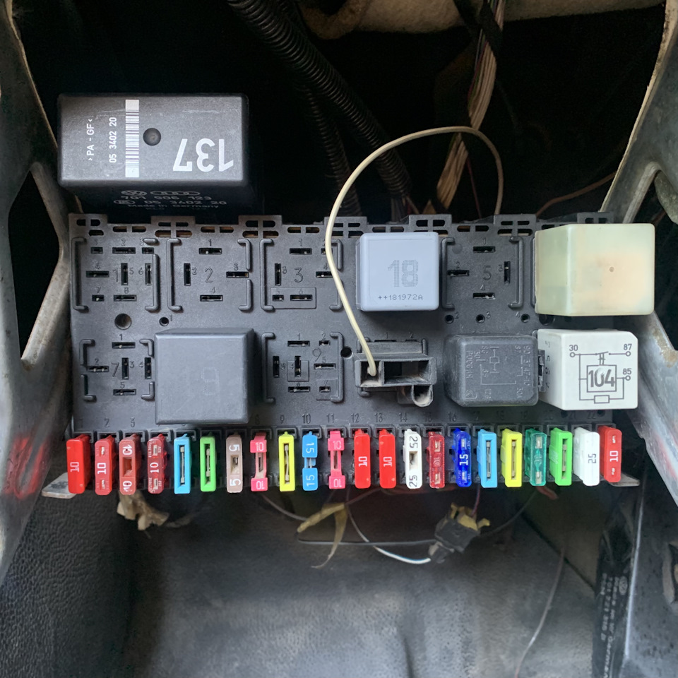 Блок предохранителей VW T4 — Volkswagen Transporter T4, 1,9 л, 1994 ...