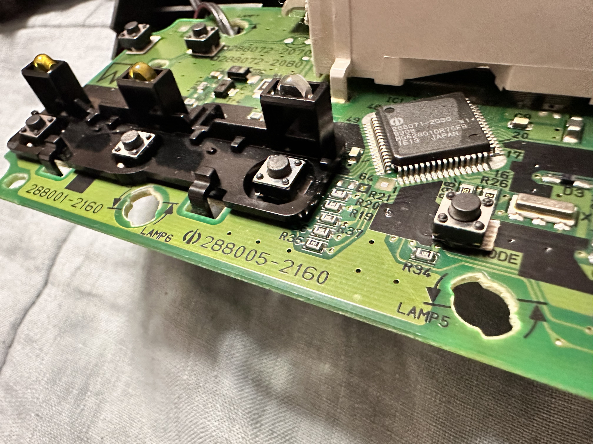 Замена кнопок на климате — Toyota Mark II (110), 2 л, 2003 года ...