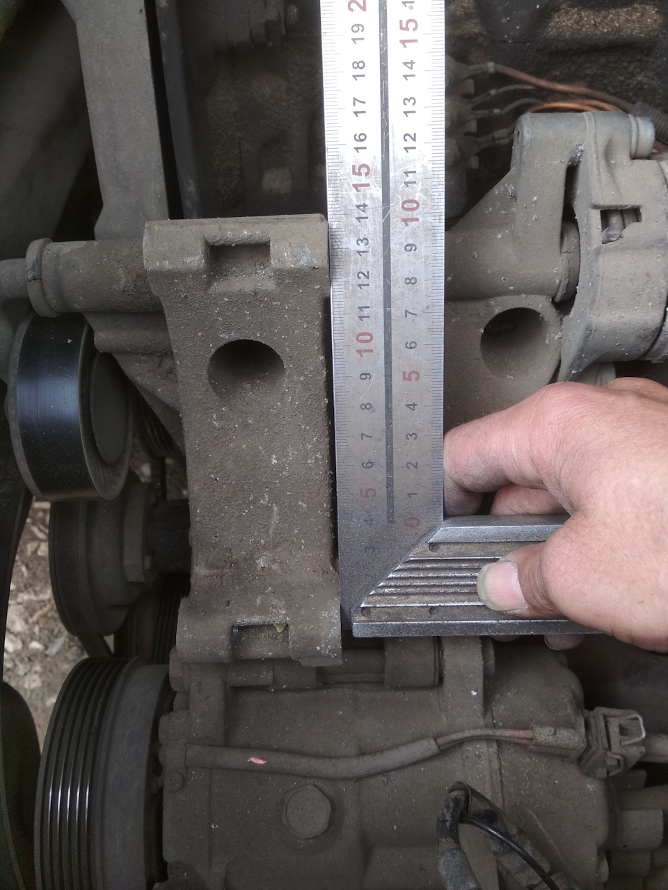 Замена генератора — Volkswagen Passat Variant (B4), 1,8 л, 1994 года ...