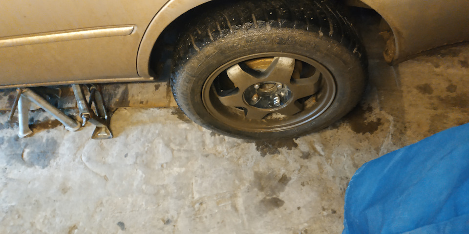 Ремонт задних барабанных тормозов. — Toyota Corolla (100), 1,5 л, 1992 ...