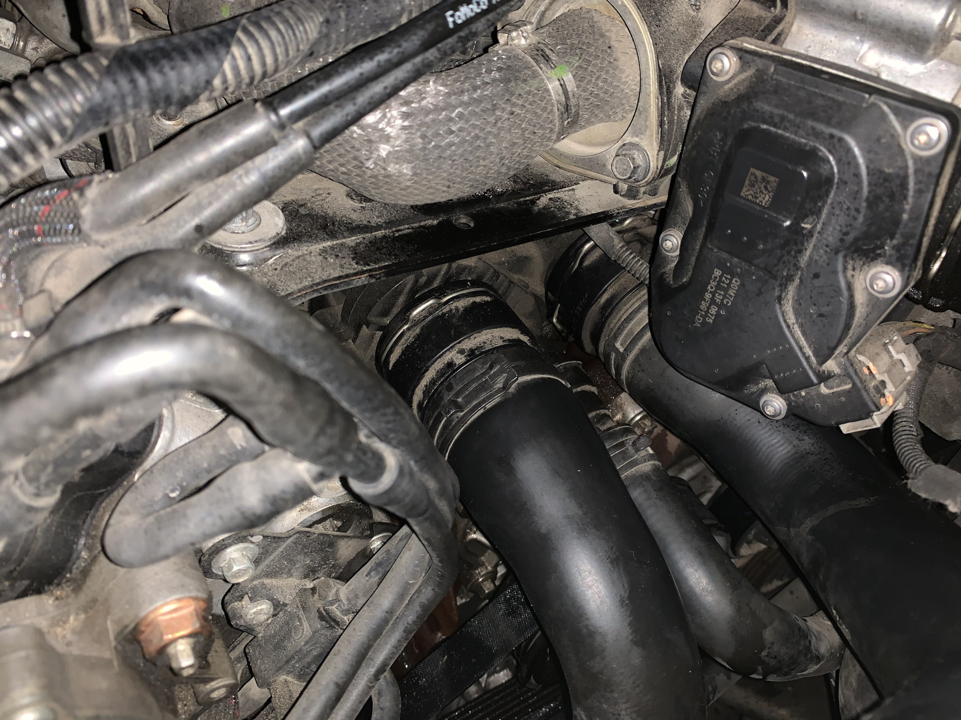 Течет антифриз с патрубков термостата Range Rover 4,4 — Land Rover ...