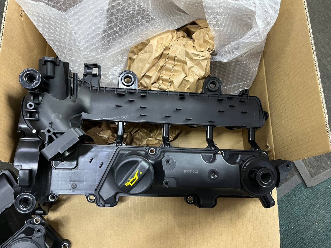 Замена маслосъемных колпачков, клапанной крышки 1.4 HDI/TDCI — Ford ...