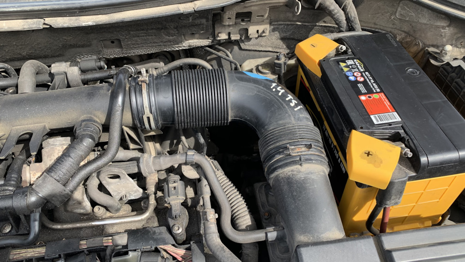 Воздушный патрубок — Volkswagen Passat B6, 1,4 л, 2010 года | своими ...