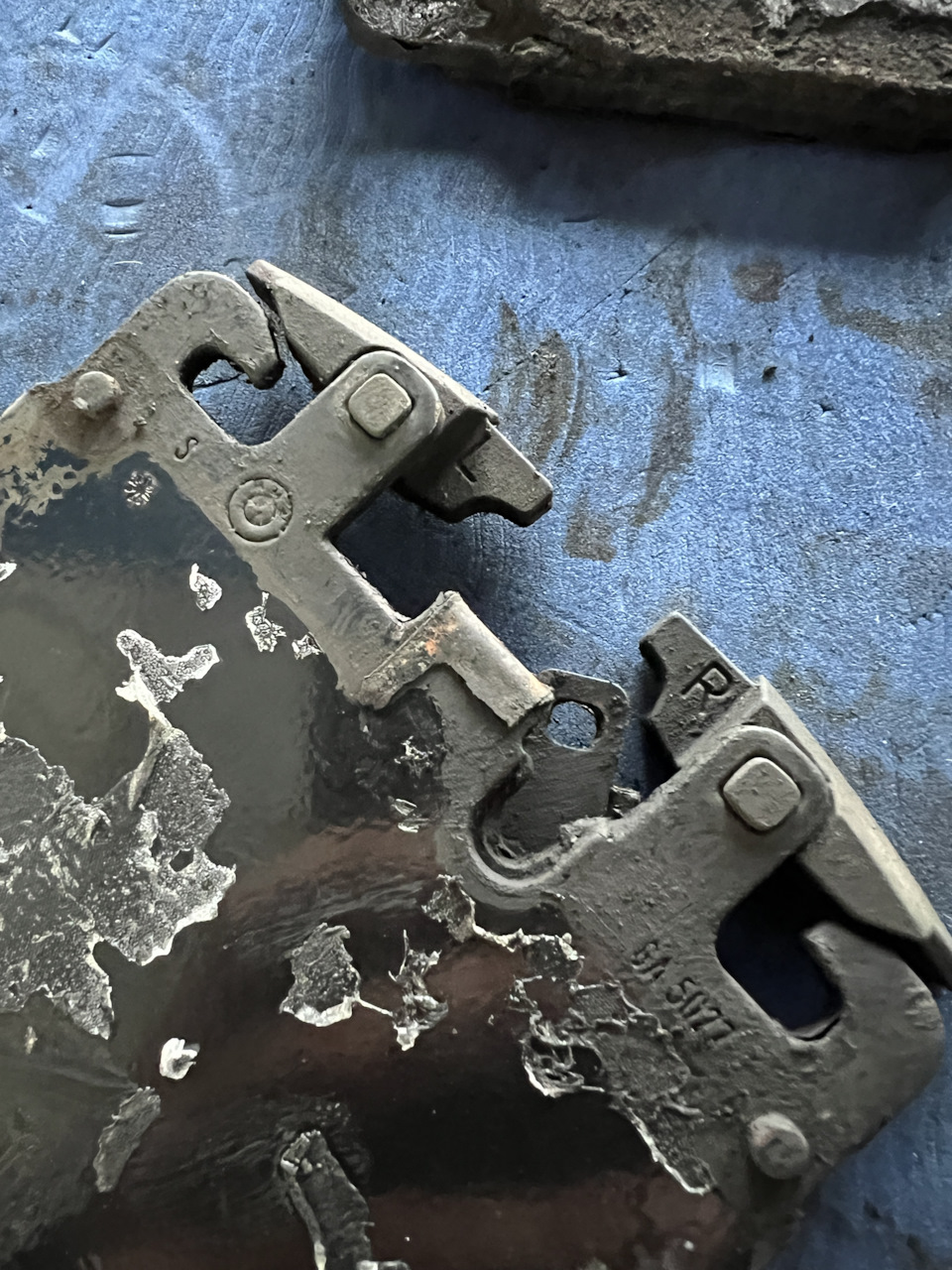 Замена передних колодок — BMW X5 (G05), 2 л, 2020 года | расходники ...