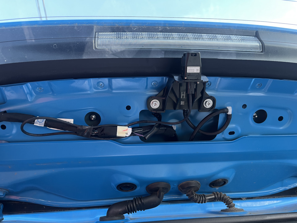 Цифровое зеркало заднего вида, часть 2 — Toyota RAV4 (5G), 2 л, 2021 ...