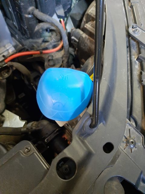 000096706 Крышка-воронка бачка омывателя VAG | Запчасти на DRIVE2