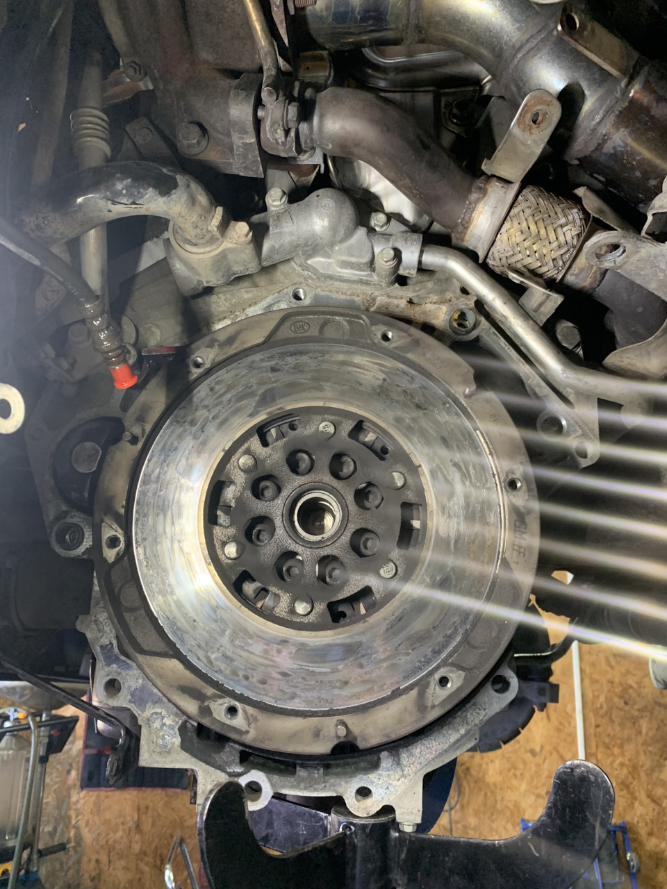 29. Замена сцепления. Бензонасос на своём месте. — Saab 9-3 (2G), 2,8 л ...