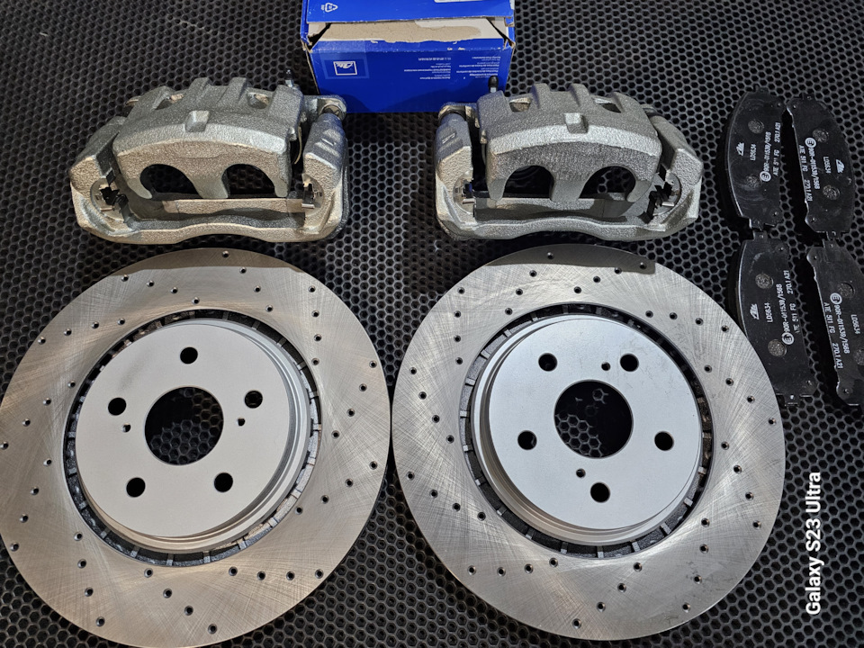 Увеличенный комплект Тормозов Camry 70 на Toyota Camry (XV70). | 25 000 ...