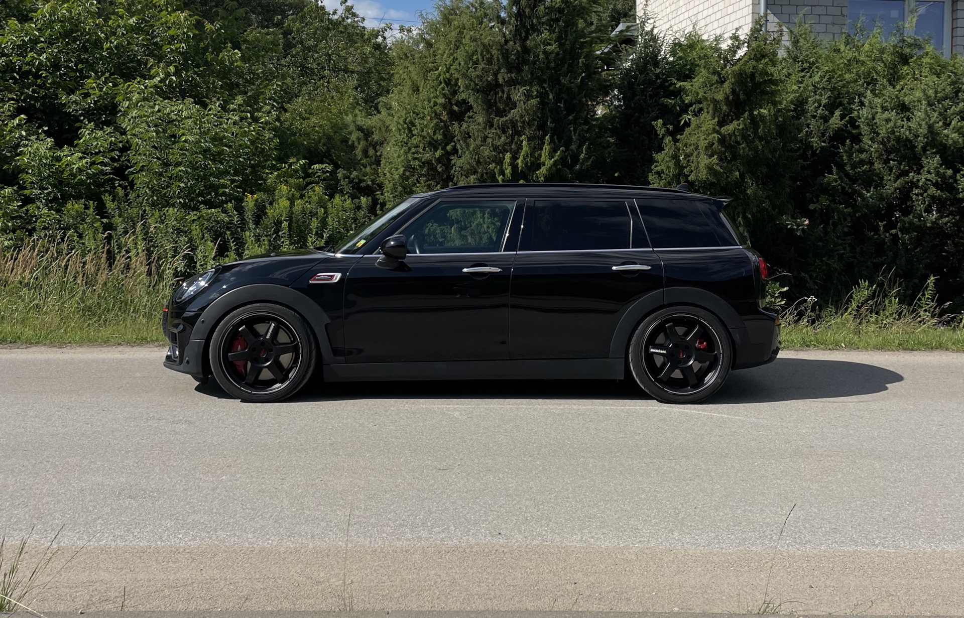 Carbon, GP3 steering wheel and TE37 — MINI Clubman S John Cooper Works ...