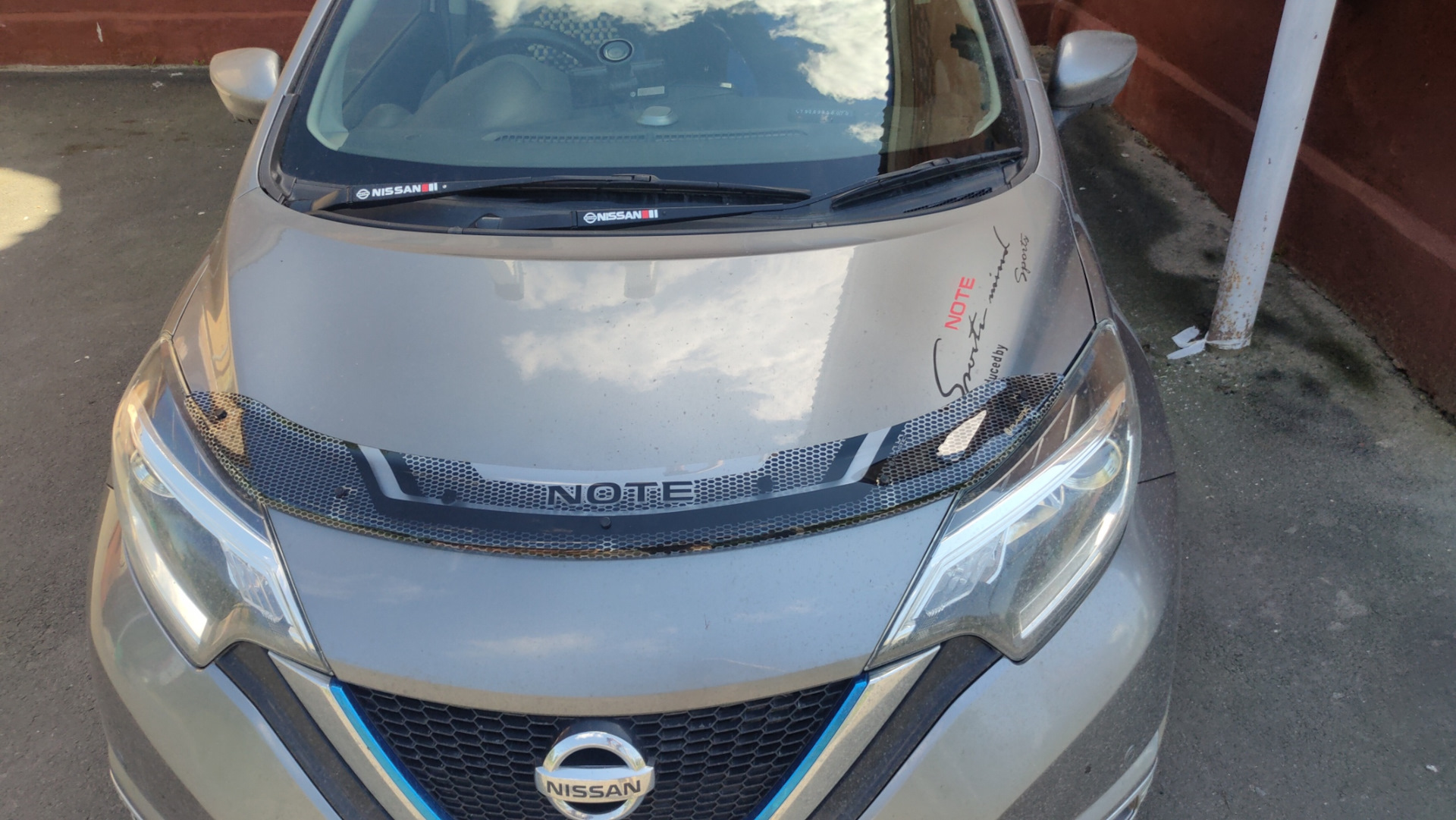 мухобойка — Nissan Note e-Power, 1,2 л, 2016 года | стайлинг | DRIVE2