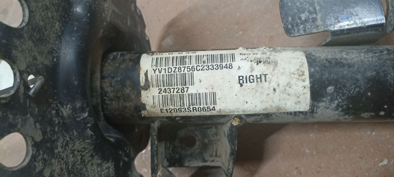 Хрус-тим. Пружина передней подвески и стойки. — Volvo XC60 (1G), 2,4 л ...