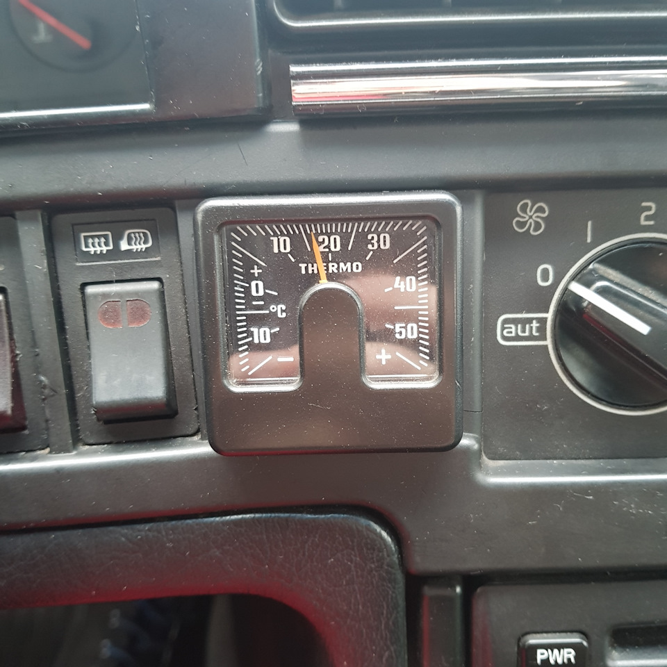 Термометр в салон — Volvo 760, 2,3 л, 1990 года | аксессуары | DRIVE2