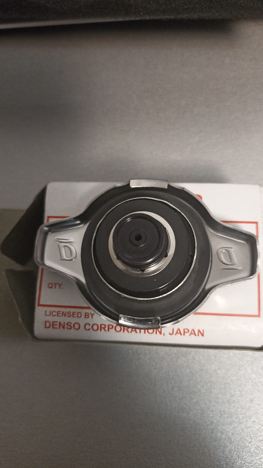 Крышка радиатора Denso (022510-4792) — Toyota Sprinter (100), 1,6 л, 1992 года | запчасти | DRIVE2