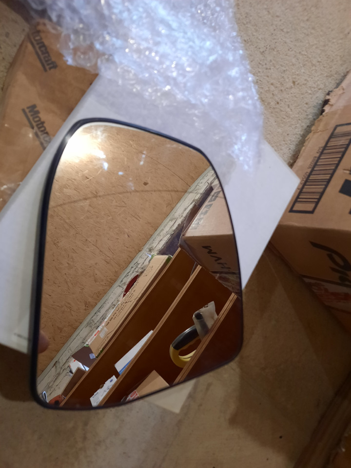 1363672 Стекло зеркала R ( электр. ) / Ford | Запчасти на DRIVE2